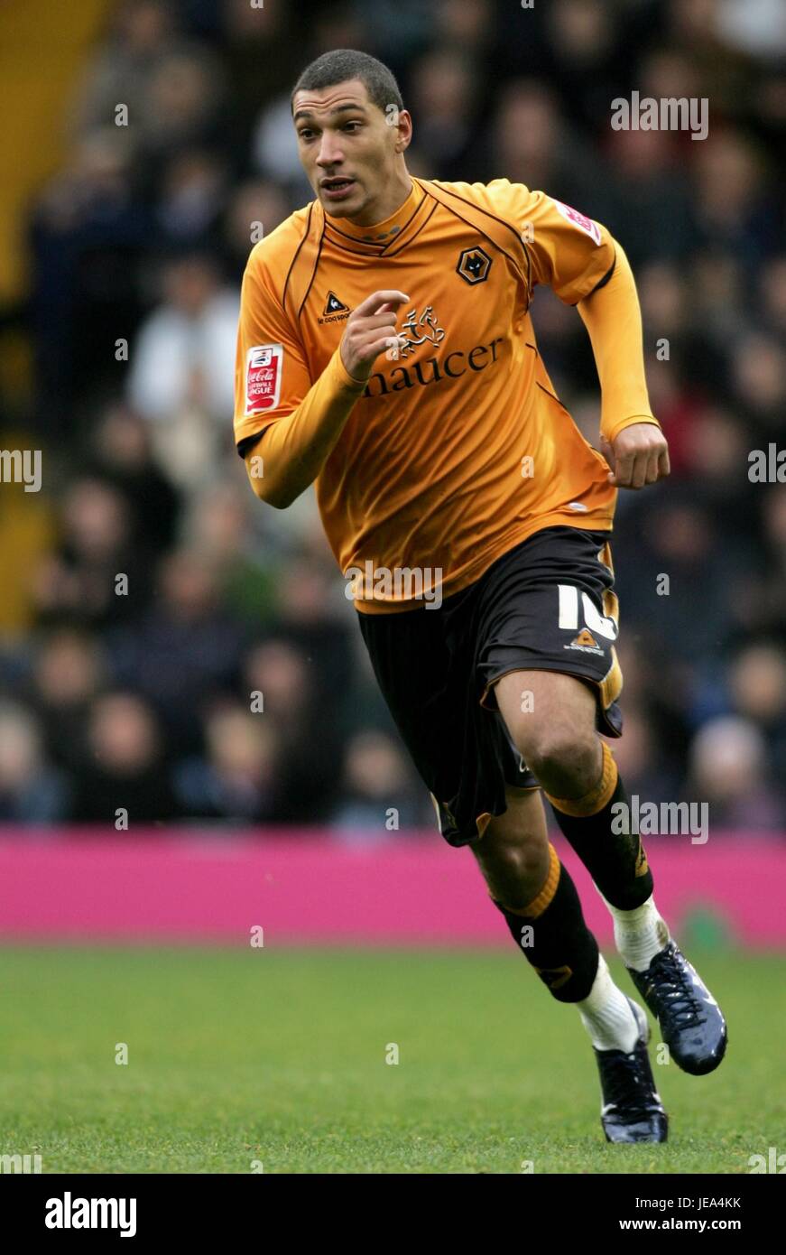 Wolverhampton wanderers hawthorns hi-res stock photography and images ...