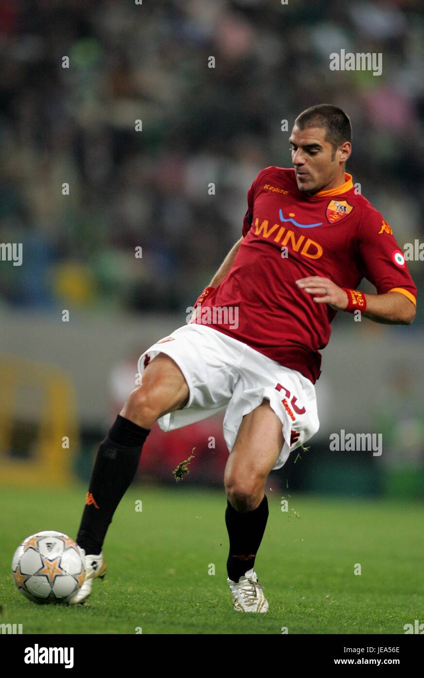 SIMONE PERROTTA AS ROMA JOSE ALVALADE STADIUM LISBON PORTUGAL 07 ...