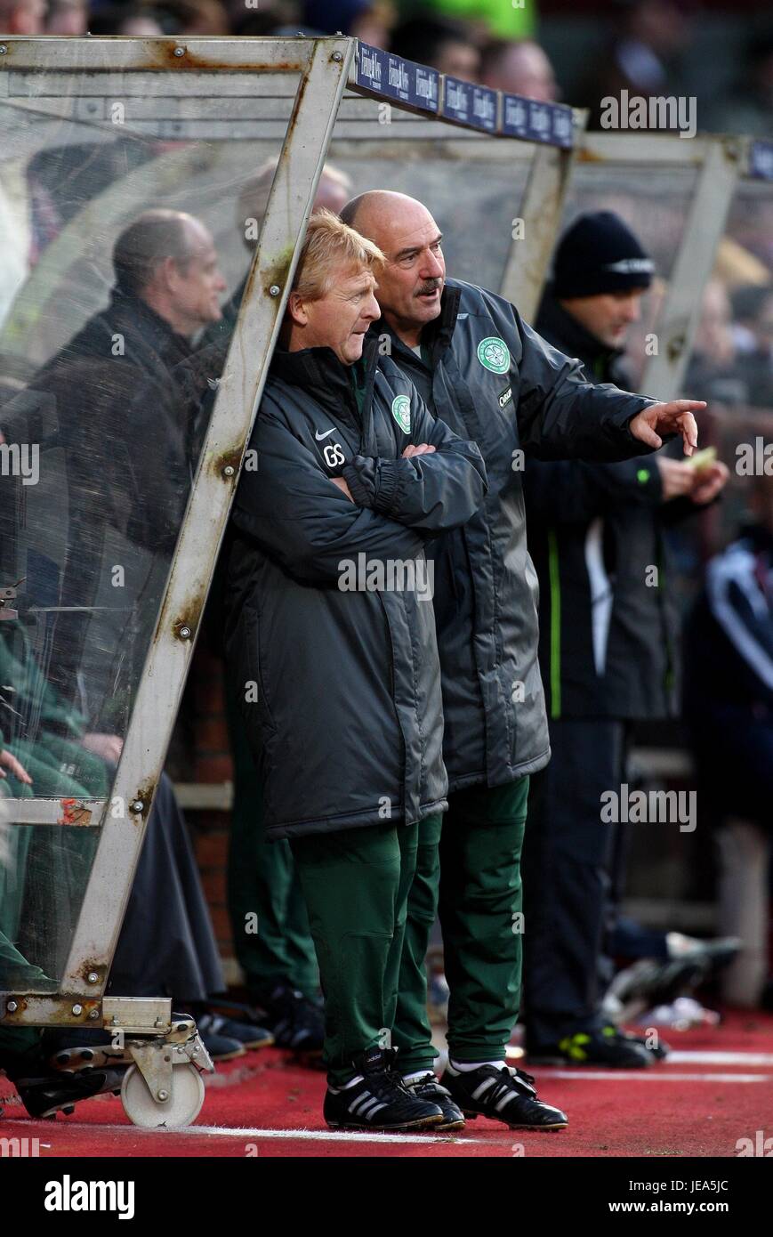 GORDON STRACHAN GLASGOW CELTIC FC TYNECASTLE STADIUM EDINBURGH SCOTLAND ...