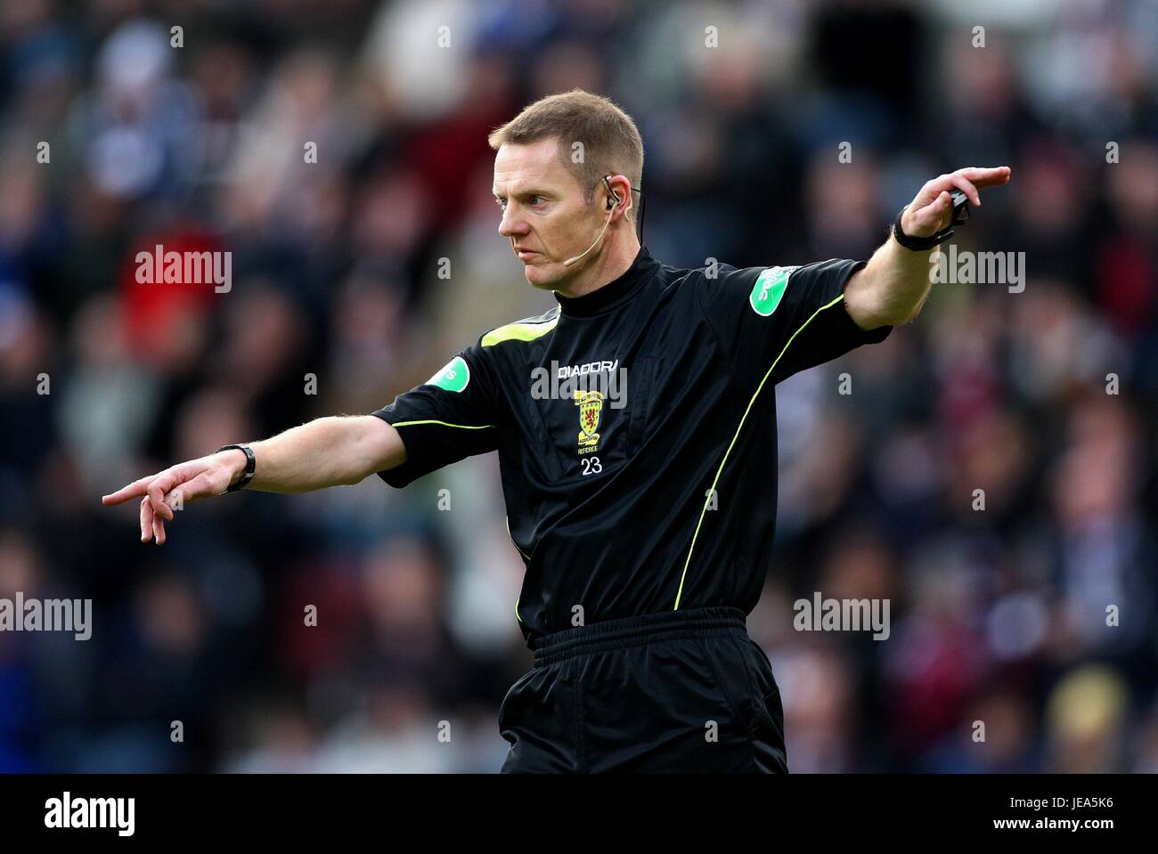 KENNY CLARK SCOTTISH PREMIERSHIP REFEREE TYNECASTLE STADIUM EDINBURGH ...