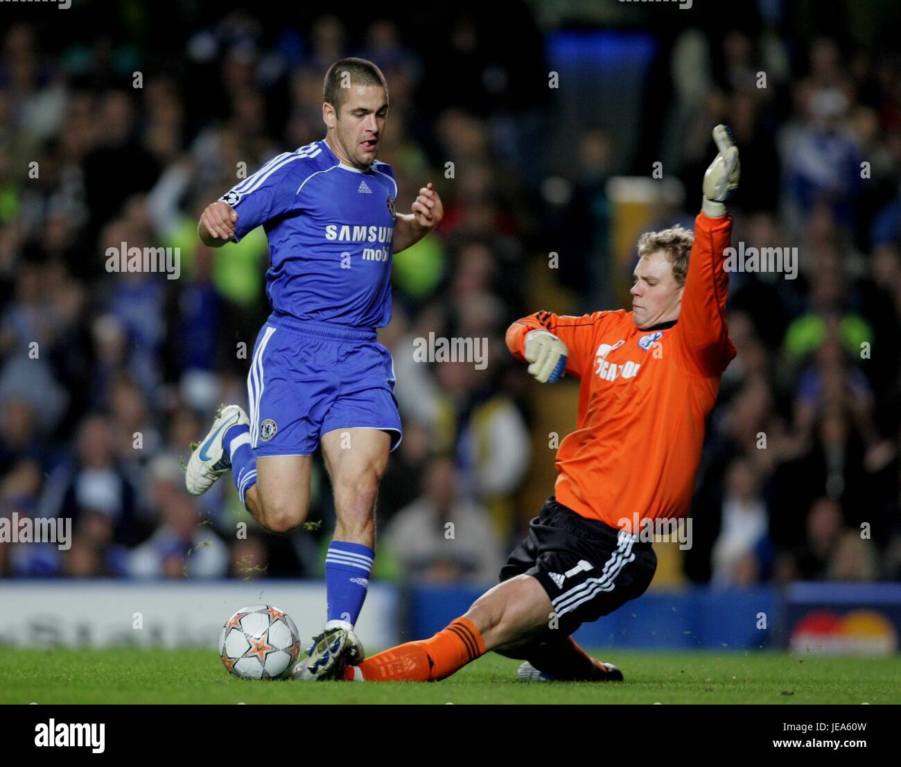 JOE COLE & MANUEL NEUER CHELSEA V SHALKE 04 STAMFORD BRIDGE LONDON ...