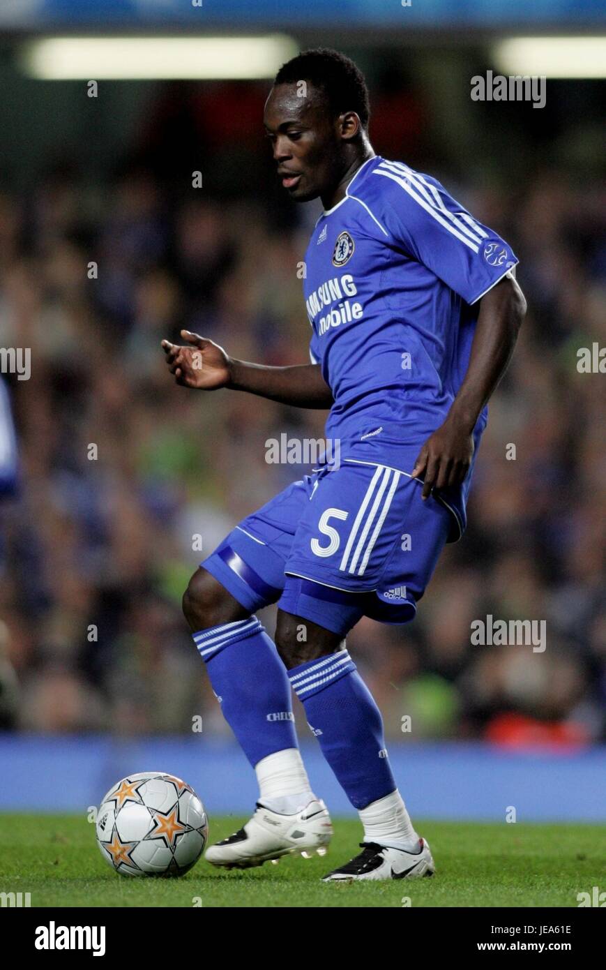 MICHAEL ESSIEN CHELSEA FC STAMFORD BRIDGE LONDON ENGLAND 24 October ...