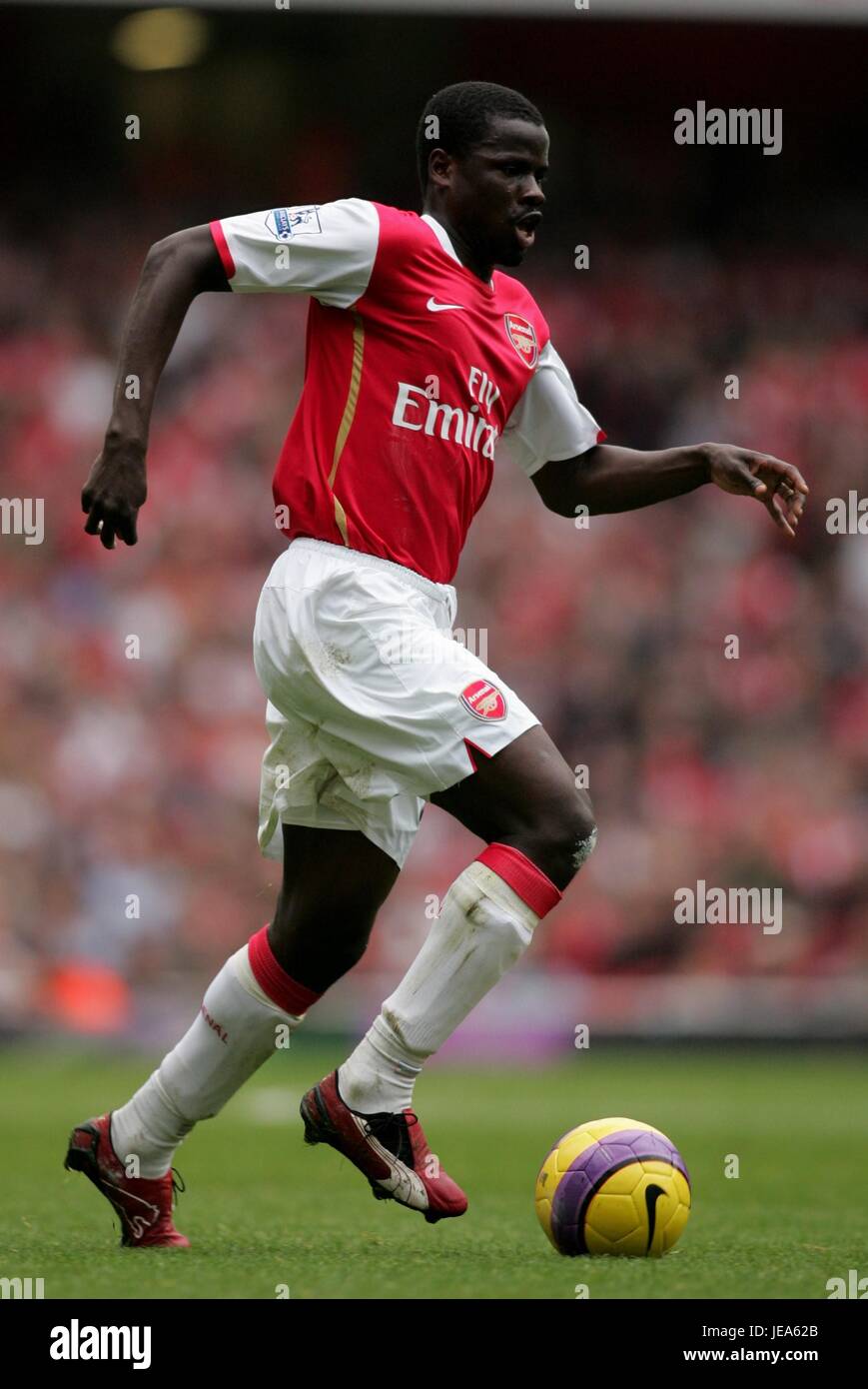 EMMANUEL EBOUE ARSENAL FC EMIRATES STADIUM LONDON GREAT BRITAIN 03 ...