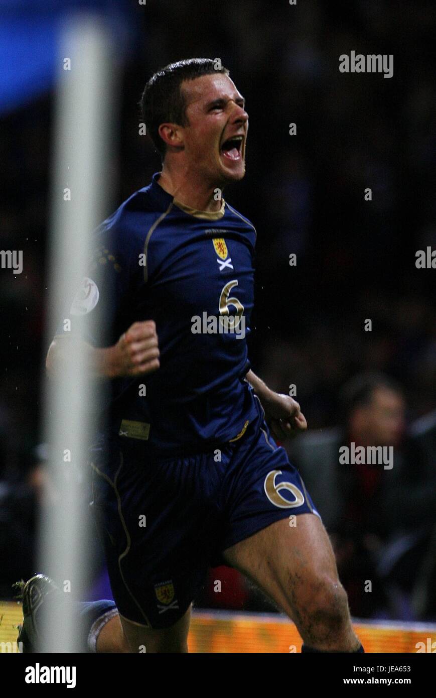 BARRY FERGUSON SCOTLAND & GLASGOW RANGERS FC HAMPDEN PARK GLASGOW ...