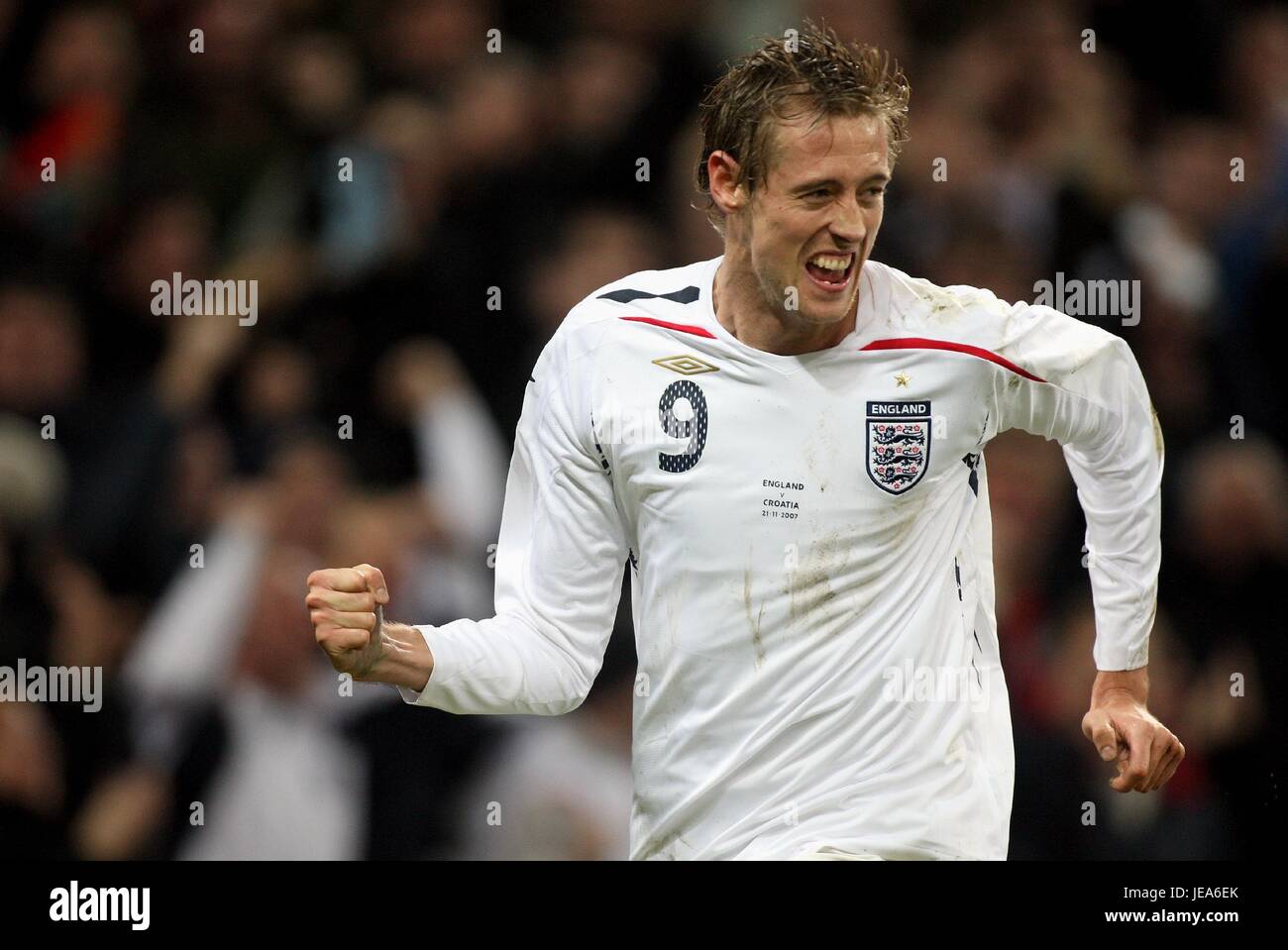 PETER CROUCH ENGLAND & LIVERPOOL FC WEMBLEY LONDON ENGLAND 21 November ...