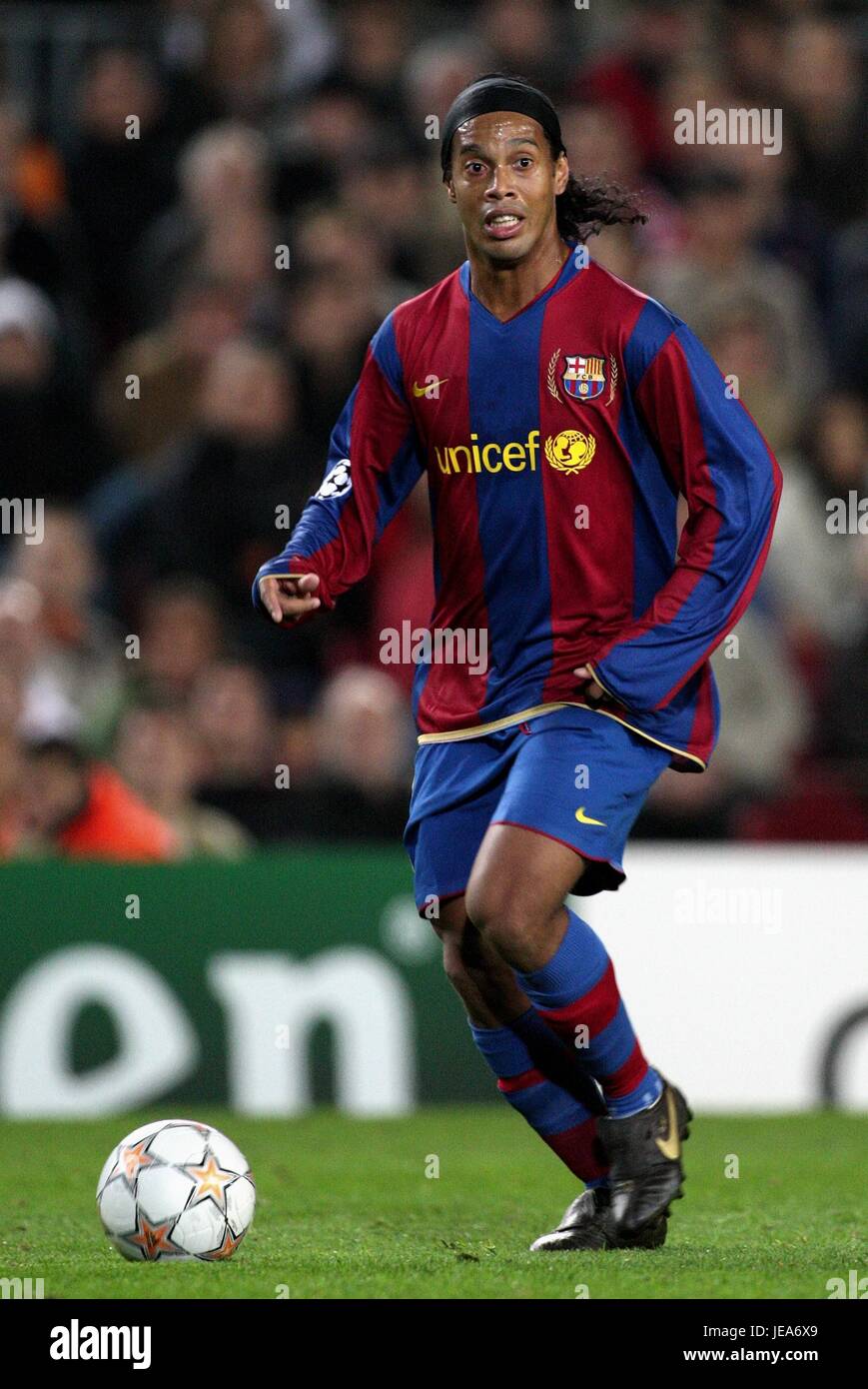 RONALDINHO FC BARCELONA NOU CAMP BARCELONA SPAIN 07 November 2007 Stock ...