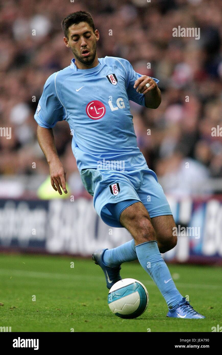 CLINT DEMPSEY FULHAM FC STADIUM OF LIGHT SUNDERLAND ENGLAND 27 October ...