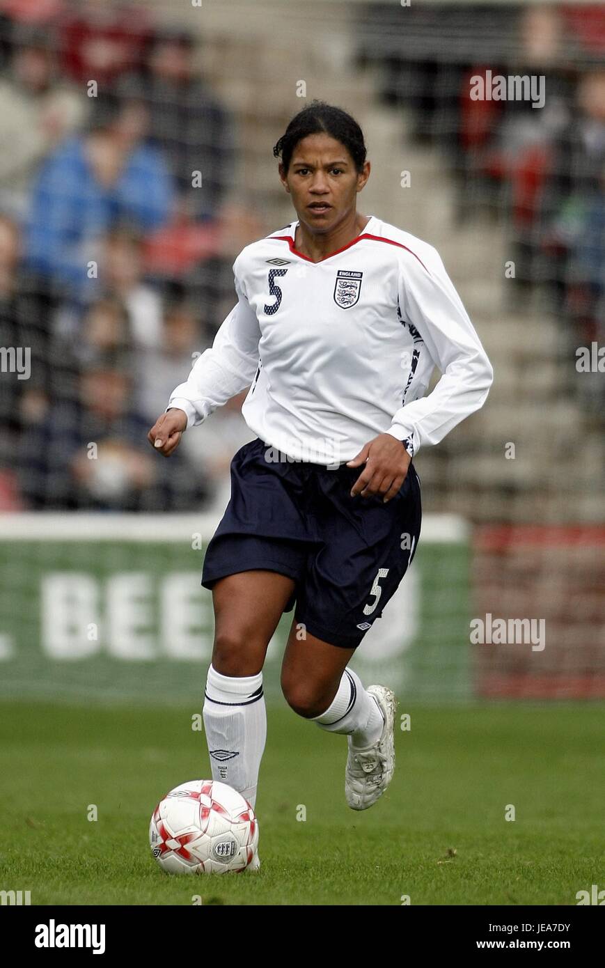 Mary phillip england football hi-res stock photography and images - Alamy