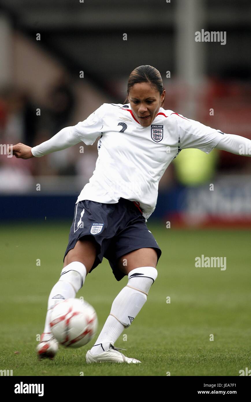 ALEX SCOTT ENGLAND WOMEN & ARSENAL FC BANKS'S STADIUM WALSALL ENGLAND ...