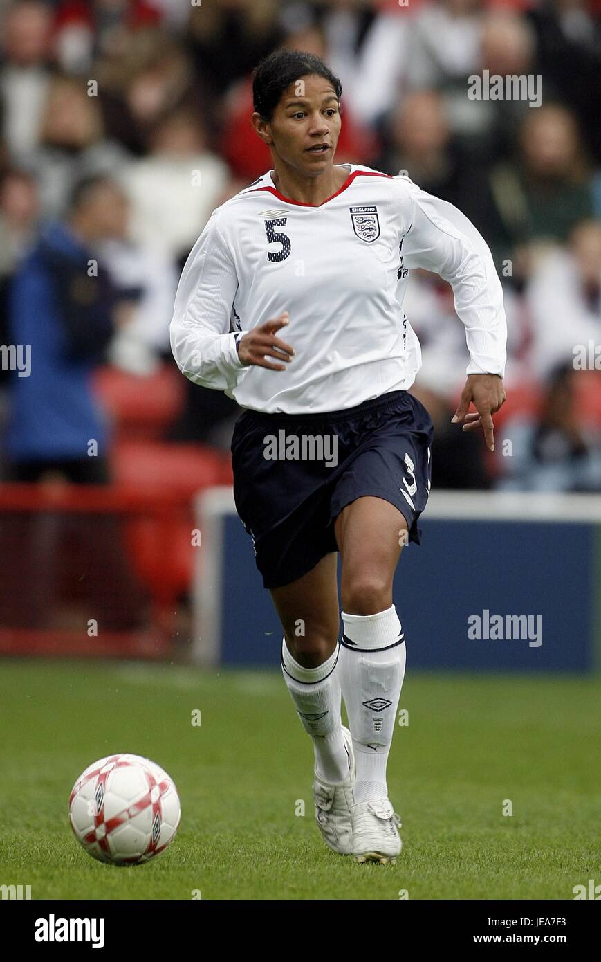 MARY PHILLIP ENGLAND WOMEN & ARSENAL FC BANKS'S STADIUM WALSALL ENGLAND ...