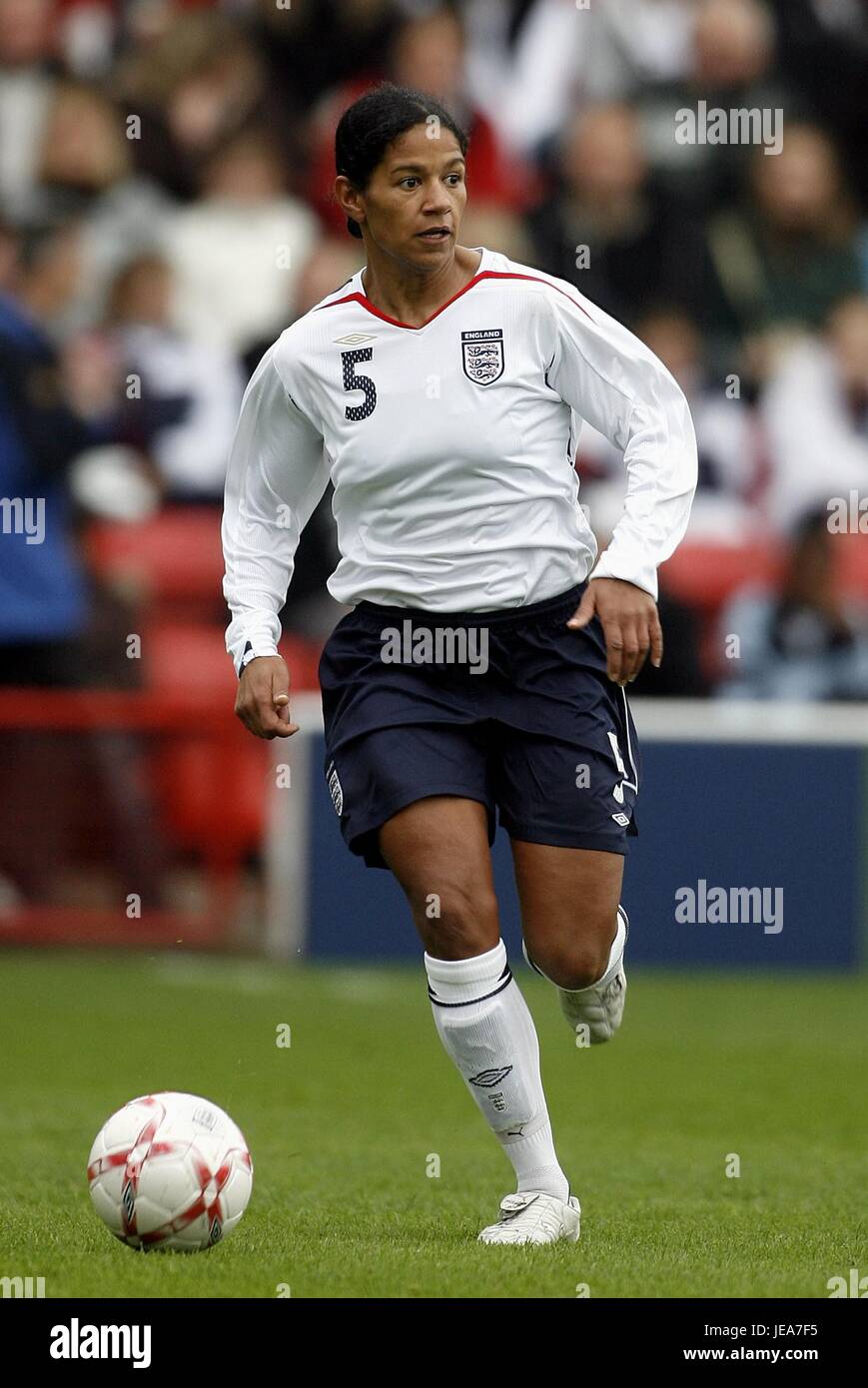 MARY PHILLIP ENGLAND WOMEN & ARSENAL FC BANKS'S STADIUM WALSALL ENGLAND ...