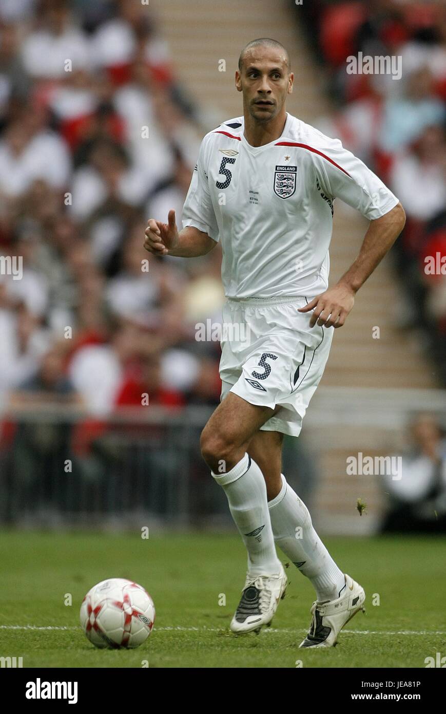 RIO FERDINAND ENGLAND & MANCHESTER UNITED FC WEMBLEY STADIUM LONDON ...