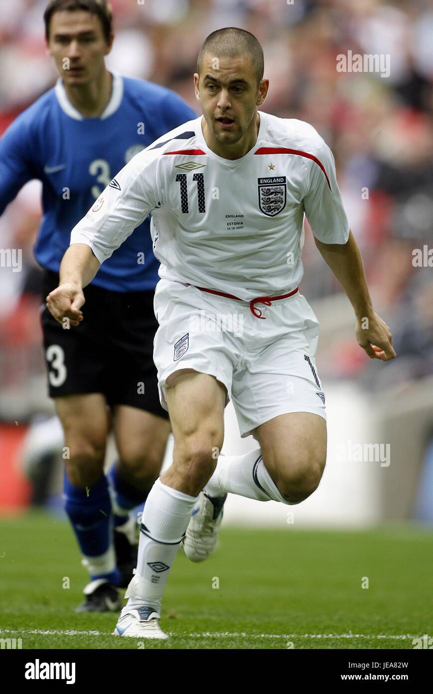 JOE COLE ENGLAND & CHELSEA FC WEMBLEY STADIUM LONDON ENGLAND 13 October ...