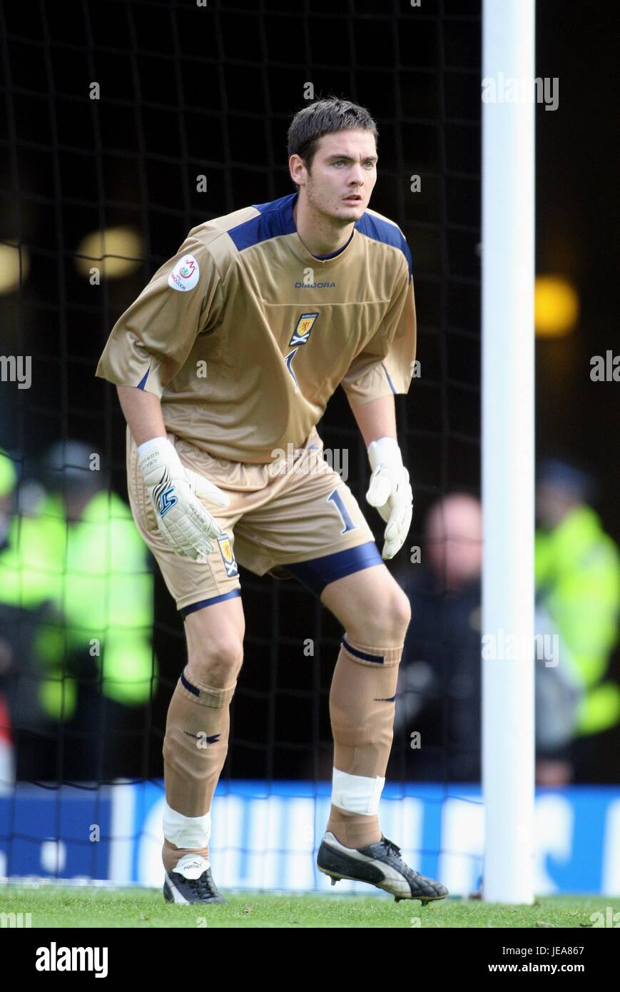CRAIG GORDON SCOTLAND & SUNDERLAND FC HAMPDEN PARK GLASGOW GLASGOW ...