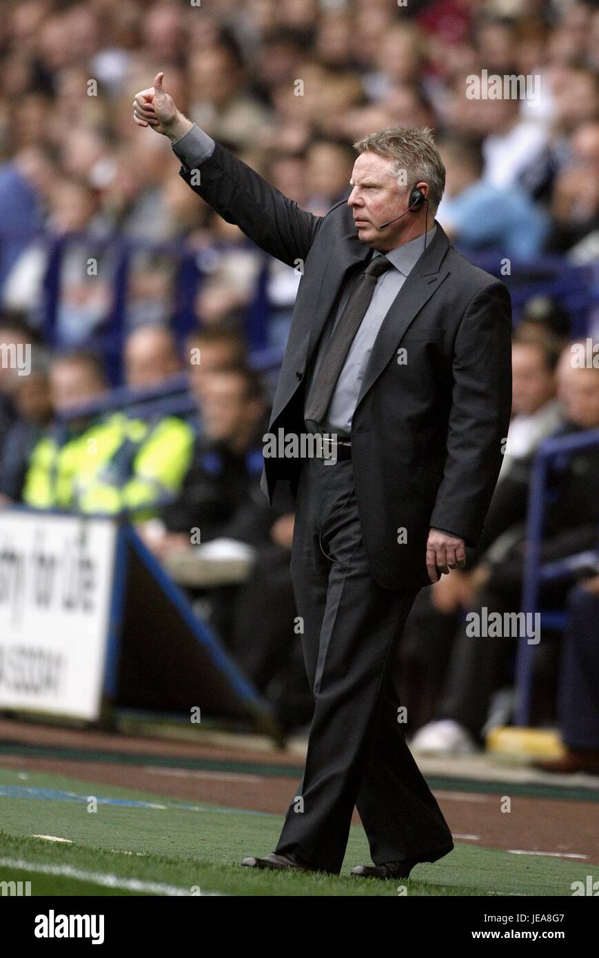 SAMMY LEE BOLTON WANDERERS COACH REEBOK STADIUM BOLTON ENGLAND 07 ...