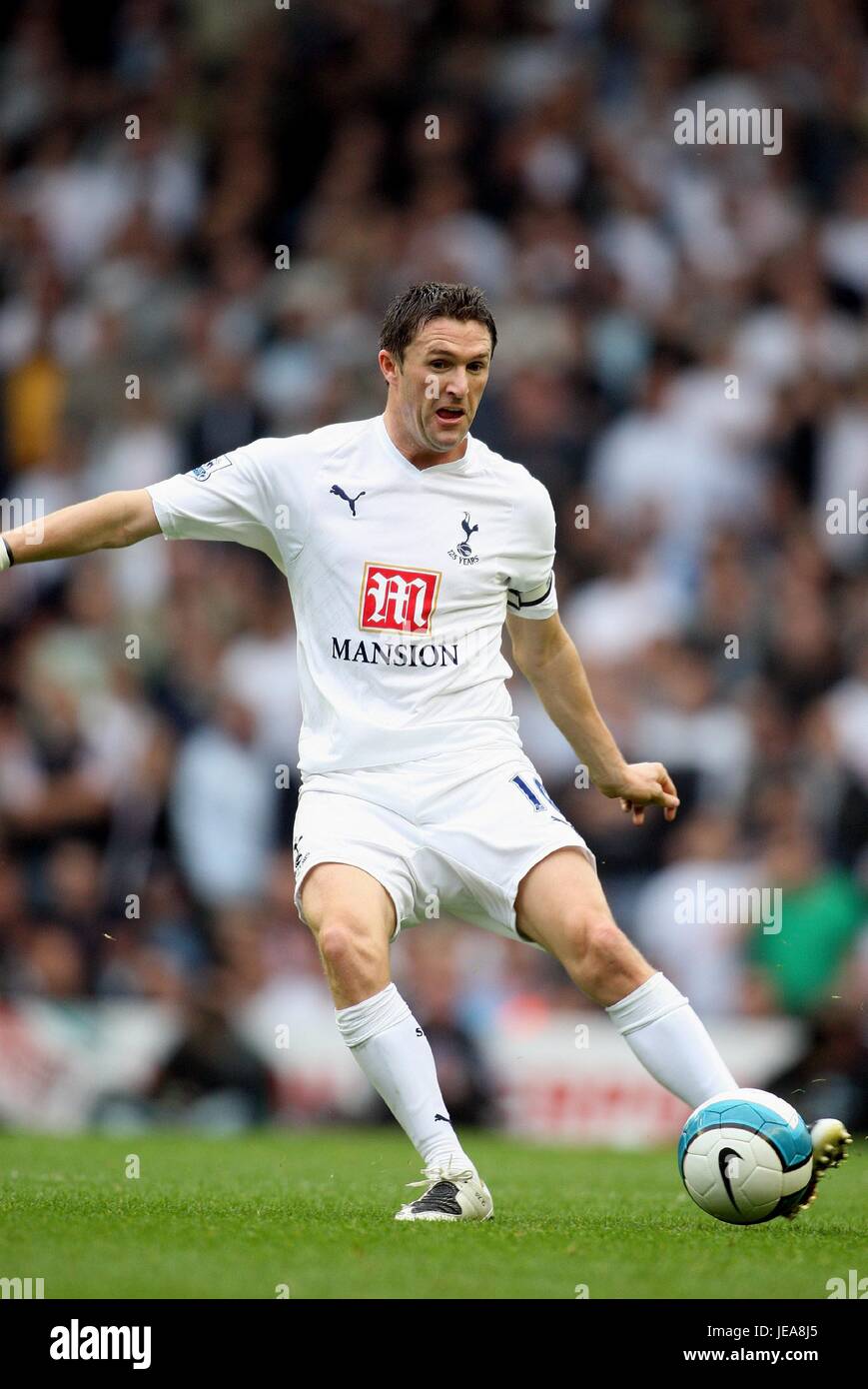 ROBBIE KEANE TOTTENHAM HOTSPUR FC ANFIELD LIVERPOOL ENGLAND 07 October ...