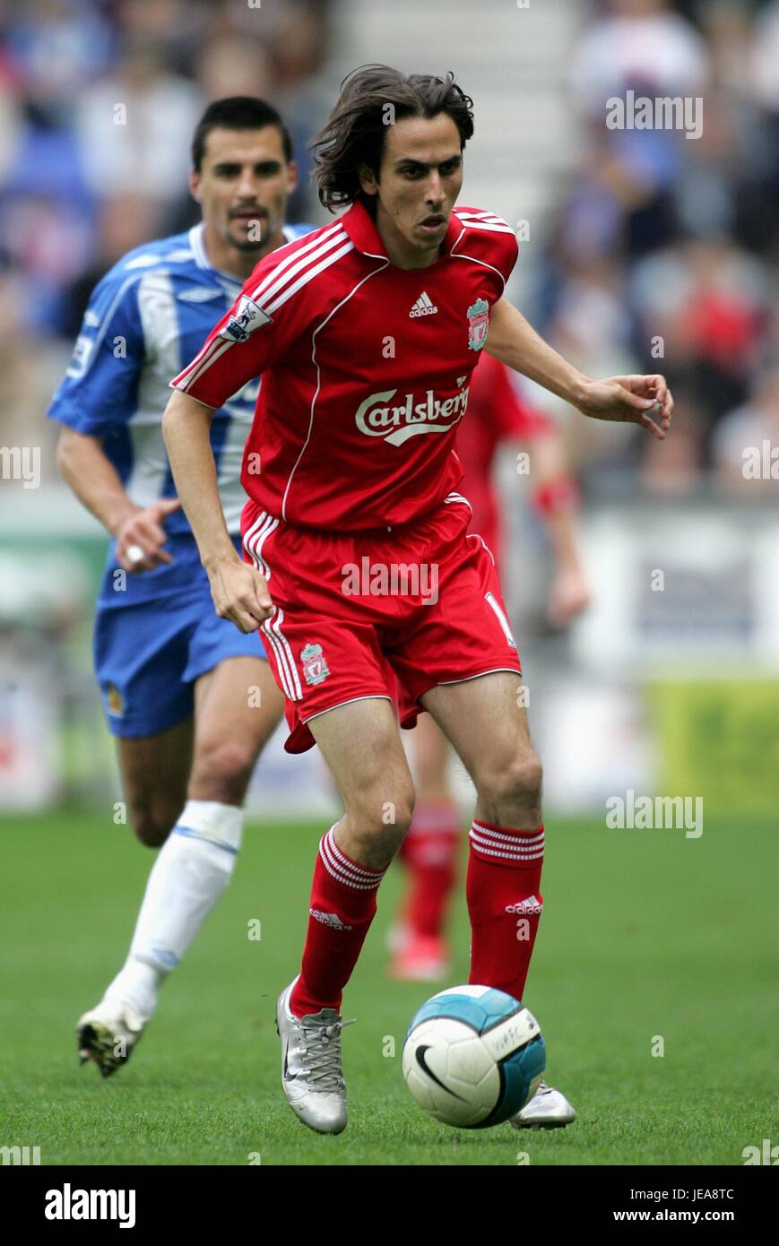 Liverpool yossi benayoun hi-res stock photography and images - Alamy