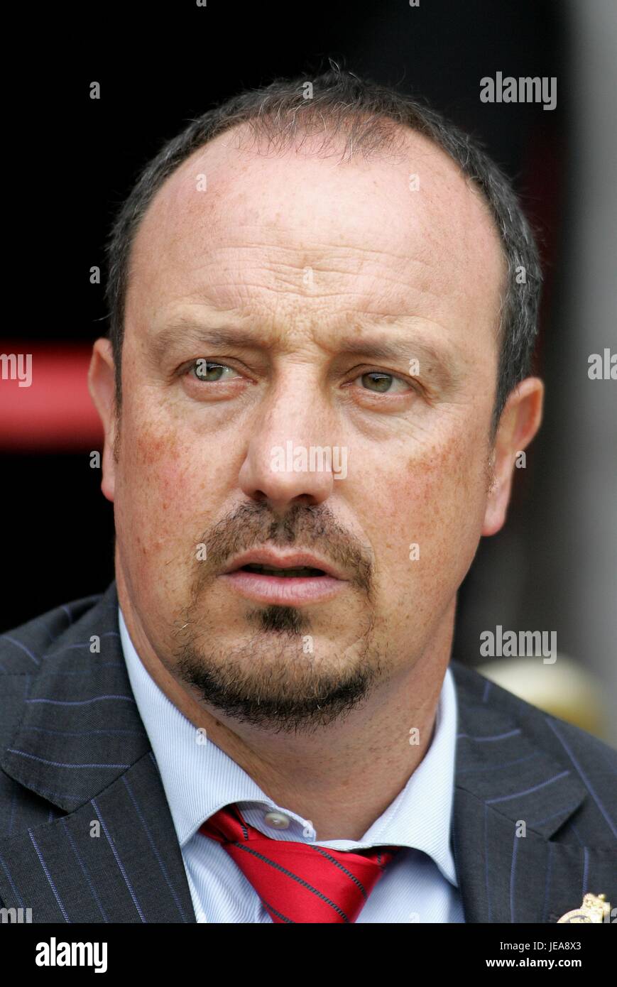 RAFA BENITEZ LIVERPOOL FC MANAGER JJB STADIUM WIGAN ENGLAND 29 ...