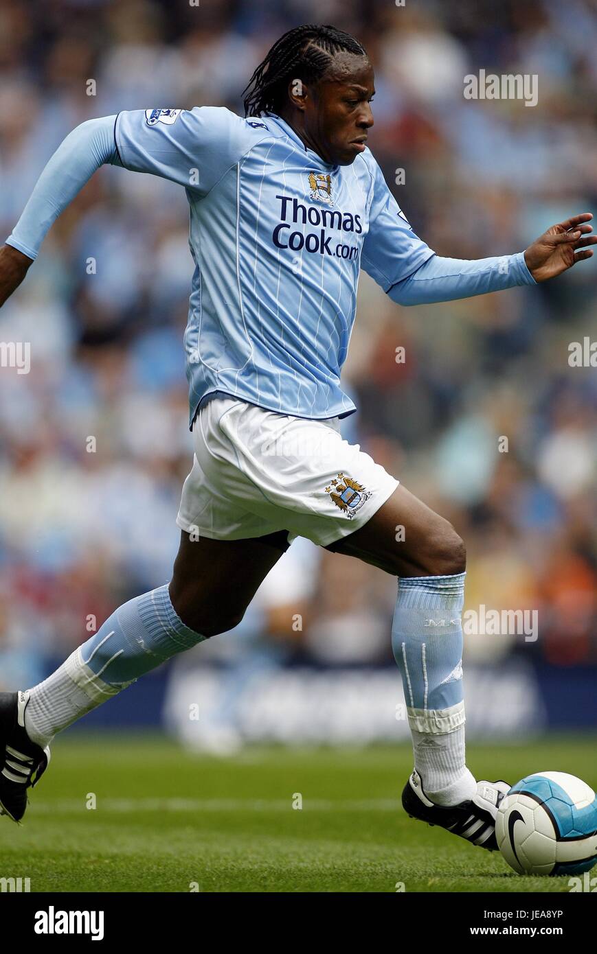 EMILE MPENZA MANCHESTER CITY FC CITY OF MANCHESTER STADIUM MANCHESTER ...