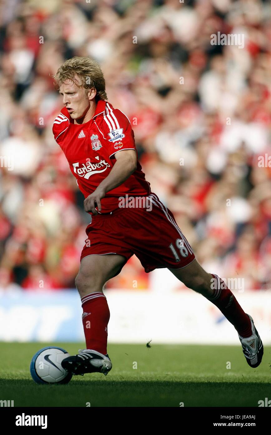 Dirk kuyt liverpool fc anfield hi-res stock photography and images - Alamy