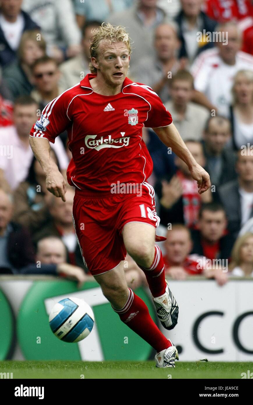 Dirk kuyt liverpool fc anfield hi-res stock photography and images - Alamy