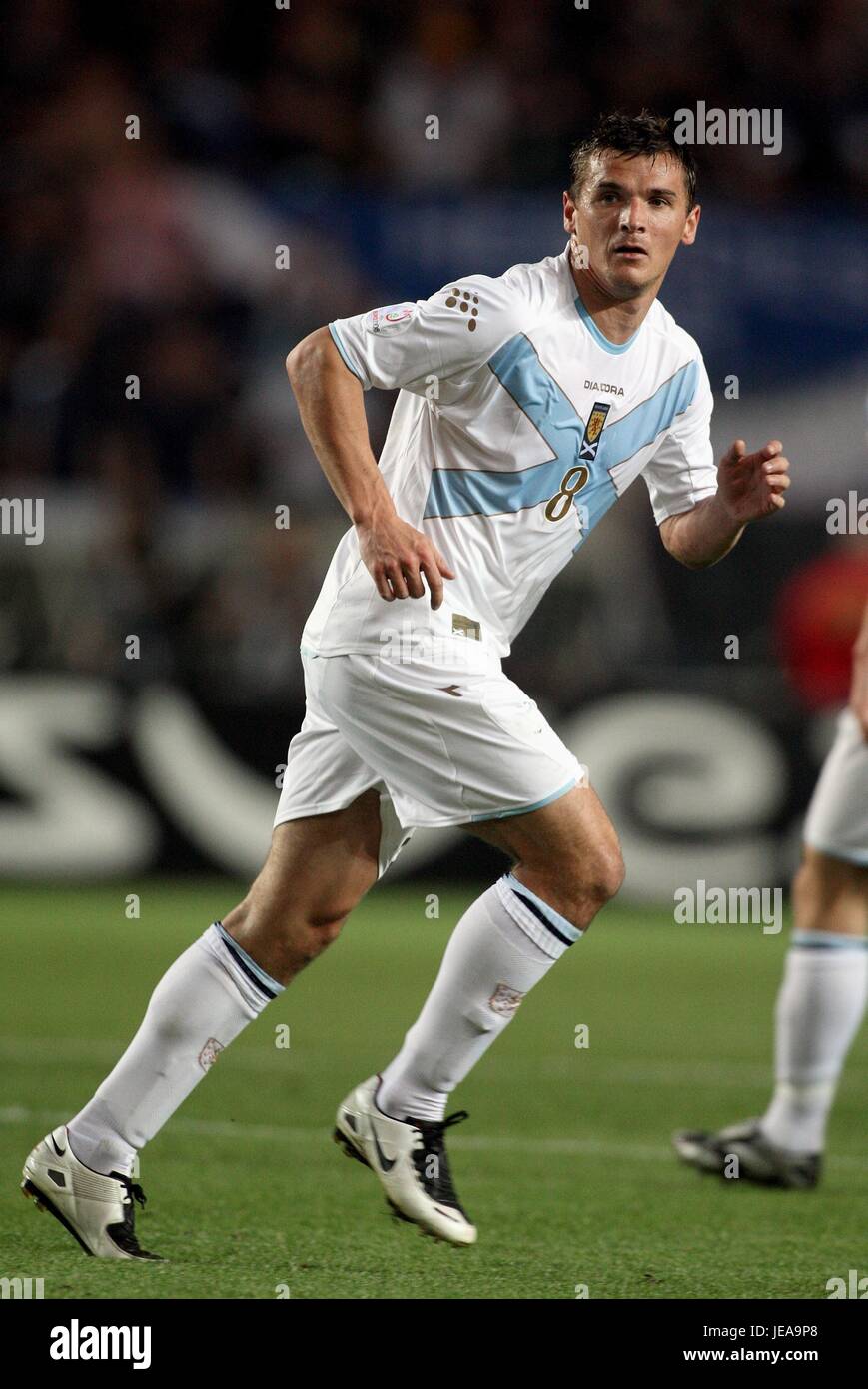 LEE MCCULLOCH SCOTLAND & GLASGOW RANGERS FC PARC DES PRINCES PARIS ...
