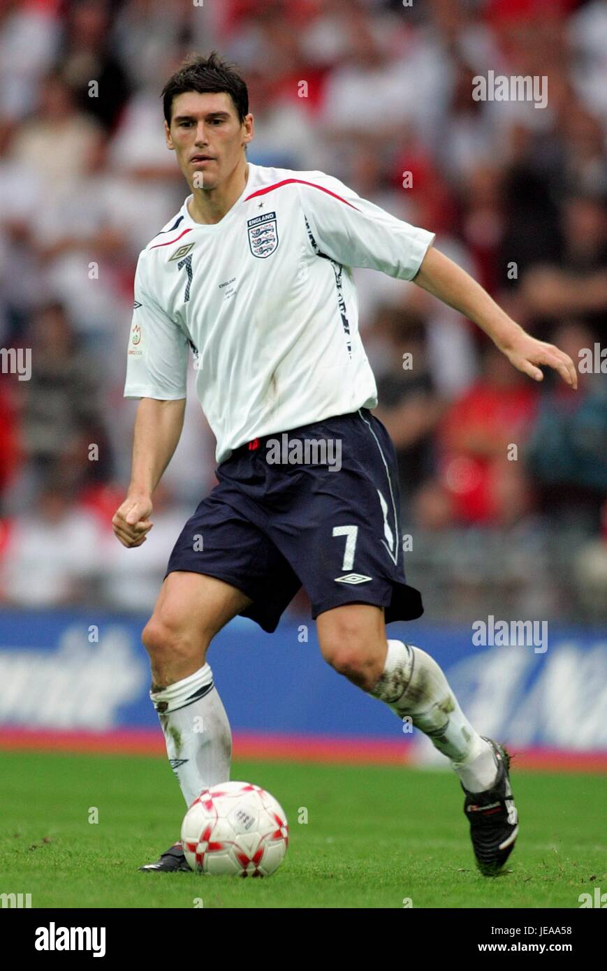 GARETH BARRY ENGLAND & ASTON VILLA FC WEMBLEY STADIUM LONDON ENGLAND 08 ...