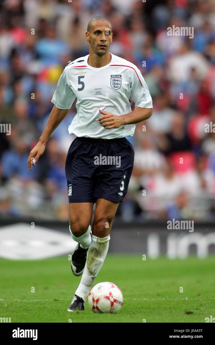 RIO FERDINAND ENGLAND & MANCHESTER UNITED FC WEMBLEY STADIUM LONDON ...