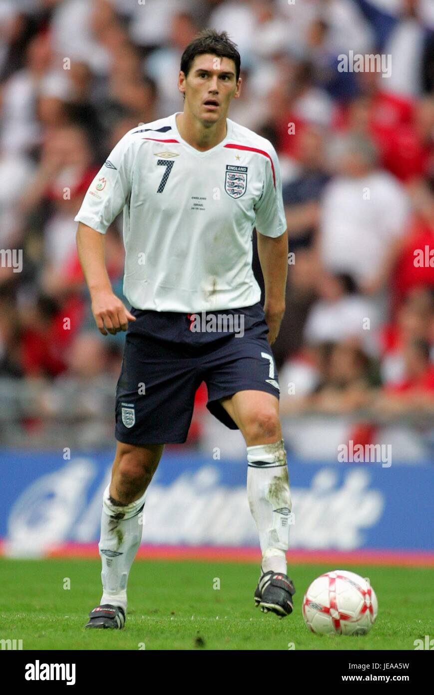 GARETH BARRY ENGLAND & ASTON VILLA FC WEMBLEY STADIUM LONDON ENGLAND 08 ...
