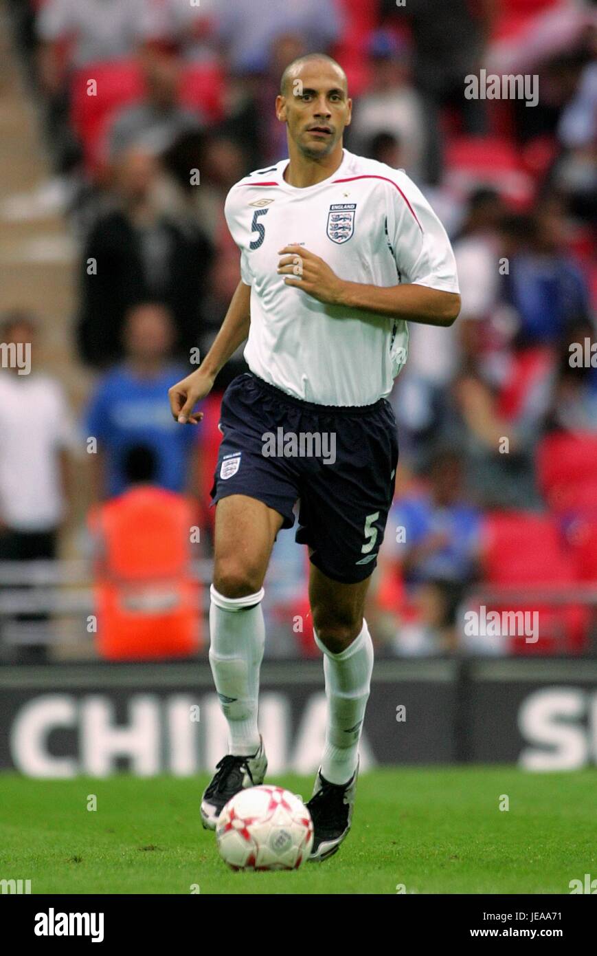 Rio ferdinand manchester united 2007 hi-res stock photography and ...
