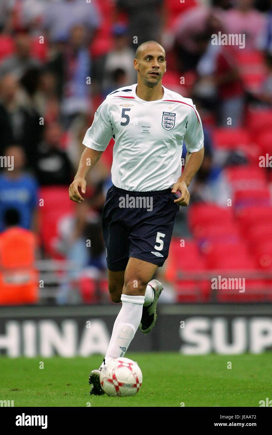 RIO FERDINAND ENGLAND & MANCHESTER UNITED FC WEMBLEY STADIUM LONDON ...