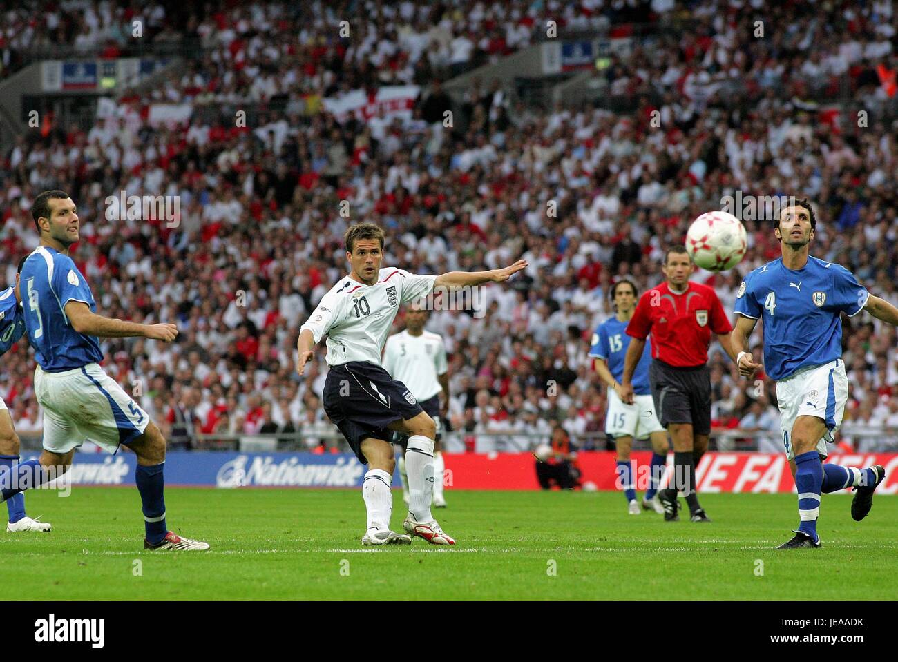 MICHAEL OWEN SCORES ENGLAND V ISRAEL WEMBLEY STADIUM LONDON ENGLAND 08 ...