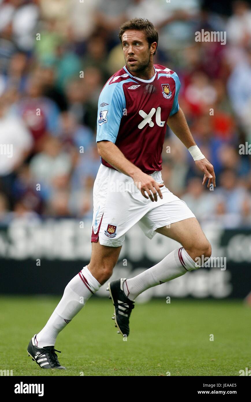 MATTHEW UPSON WEST HAM UNITED FC MADEJSKI STADIUM READING ENGLAND 01 ...