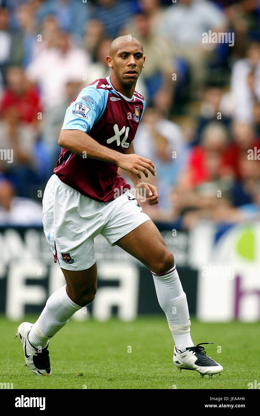 Anton ferdinand reading hi-res stock photography and images - Alamy