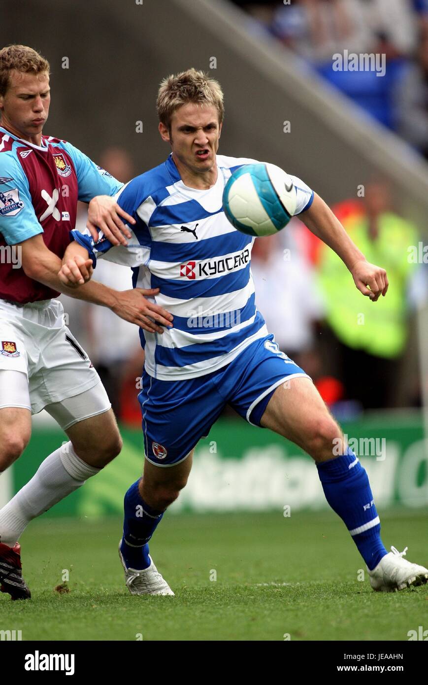 KEVIN DOYLE READING FC MADEJSKI STADIUM READING ENGLAND 01 September ...