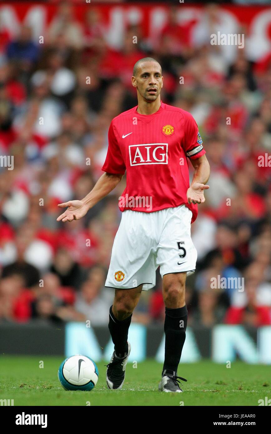 Rio ferdinand manchester united 2007 hi-res stock photography and ...