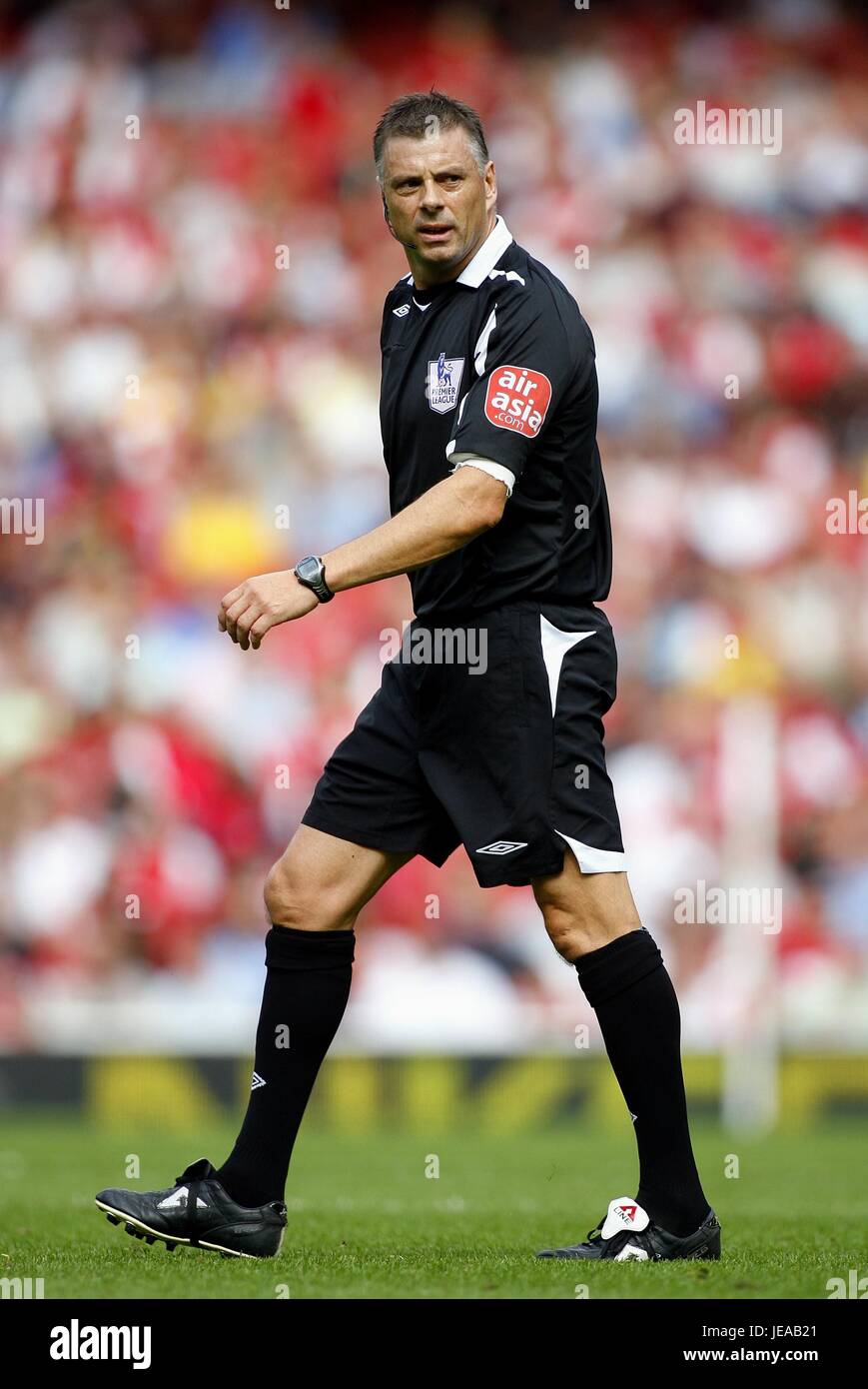 Football referee mark halsey hi-res stock photography and images - Alamy