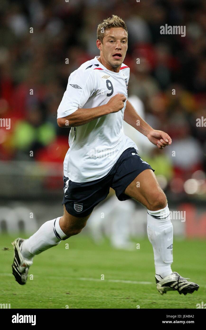 ALAN SMITH ENGLAND & NEWCASTLE UNITED FC WEMBLEY LONDON ENGLAND 22 ...