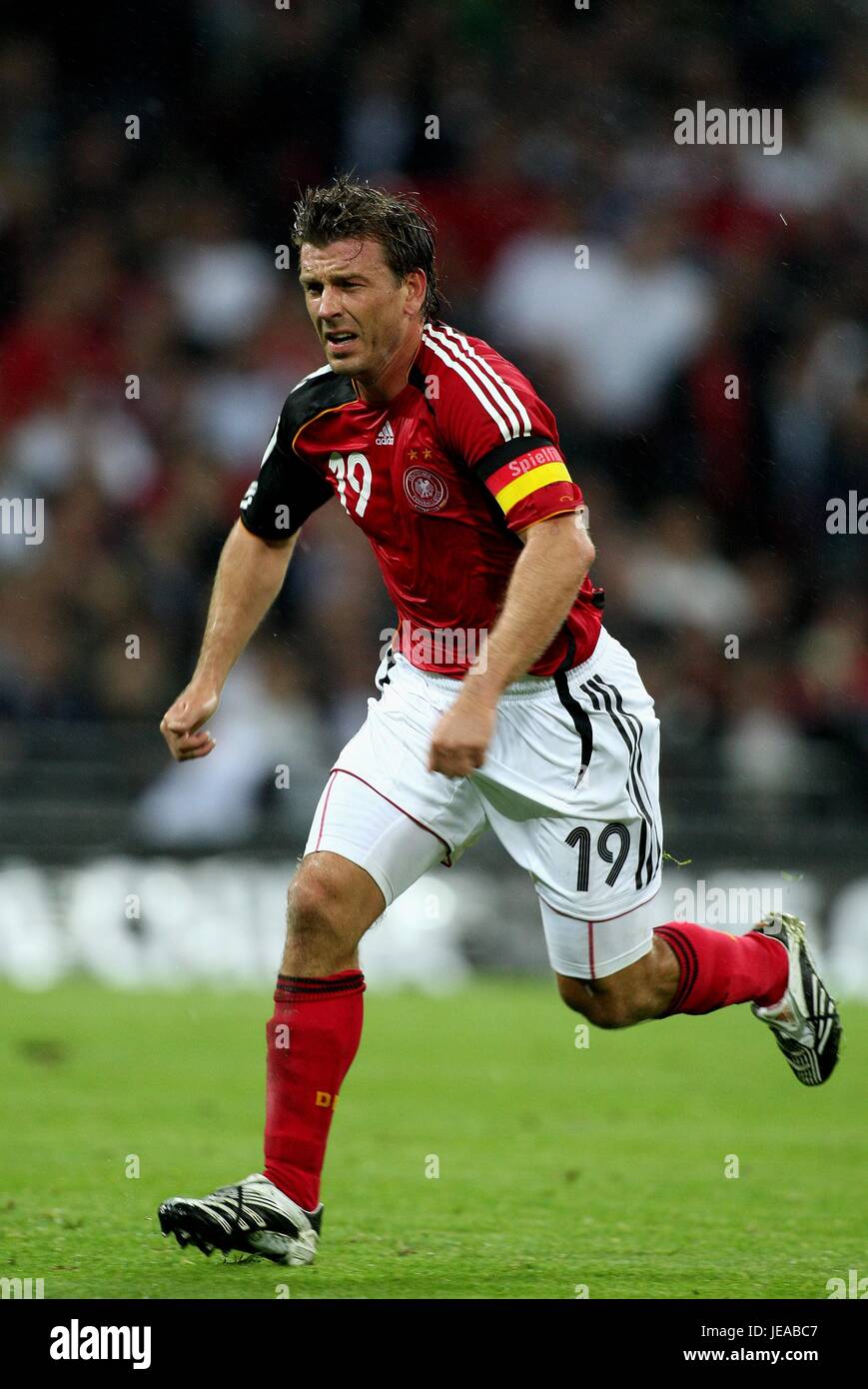 Bernd schneider germany bayer leverkusen hi-res stock photography and ...