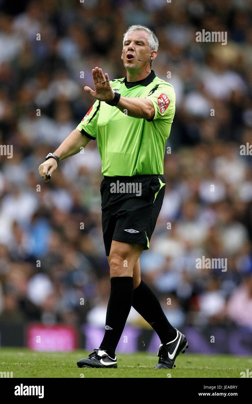 Referee chris white england hi-res stock photography and images - Alamy
