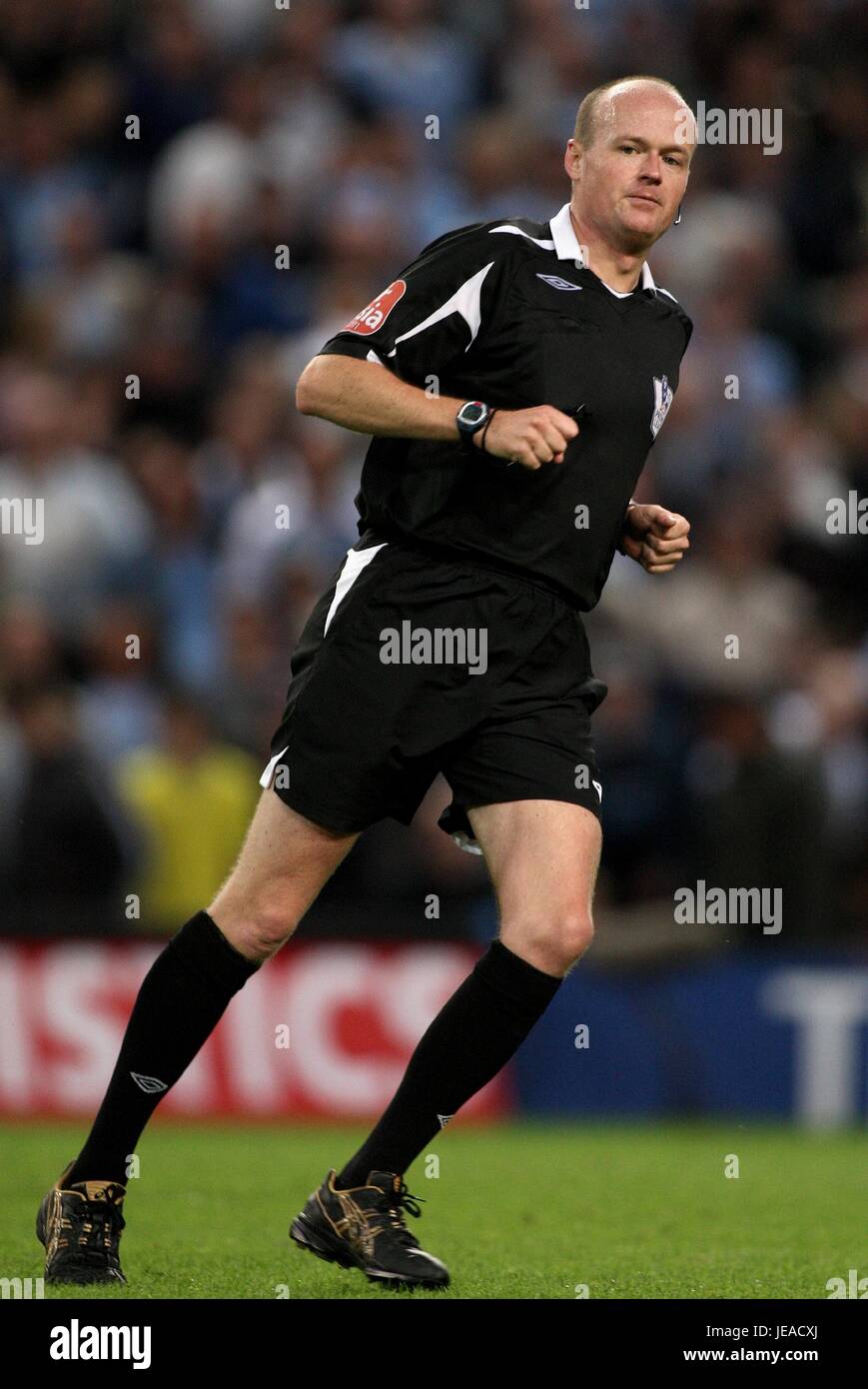 LEE MASON PREMIERSHIP REFEREE CITY OF MANCHESTER STADIUM MANCHESTER ...