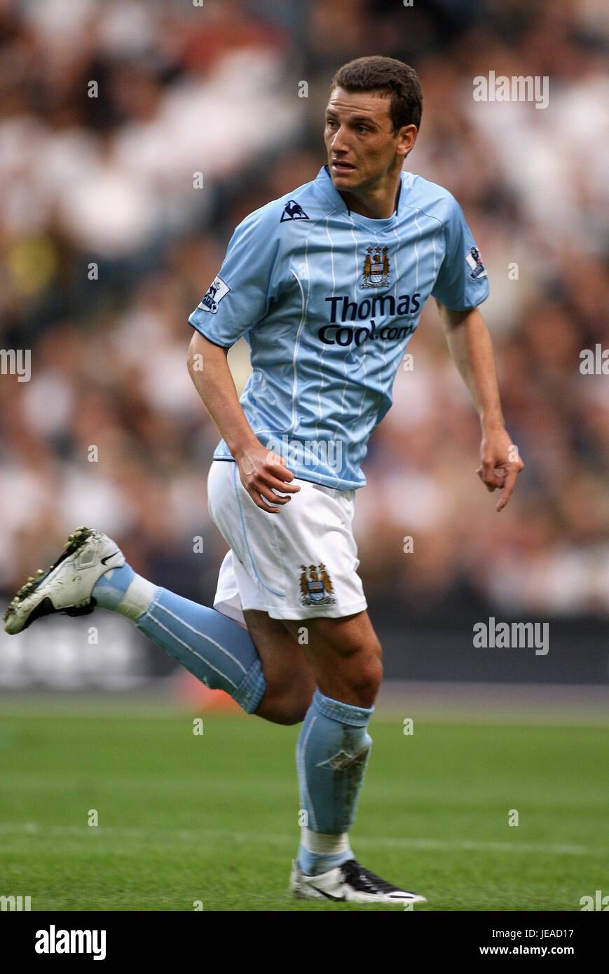 Elano manchester city hi-res stock photography and images - Alamy