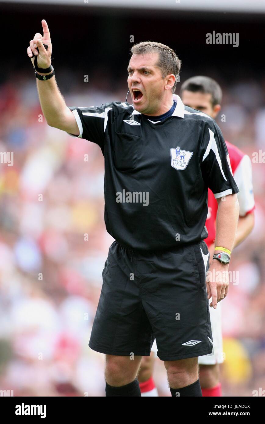 PHIL DOWD PREMIERSHIP REFEREE EMIRATES STADIUM LONDON ENGLAND 12 August ...