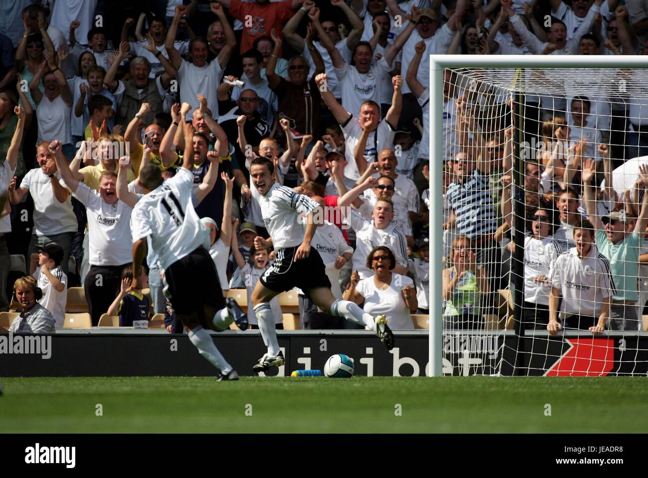 MATT OAKLEY CELEBRATES DERBY V PORTSMOUTH PRIDE PARK DERBY ENGLAND 11 ...