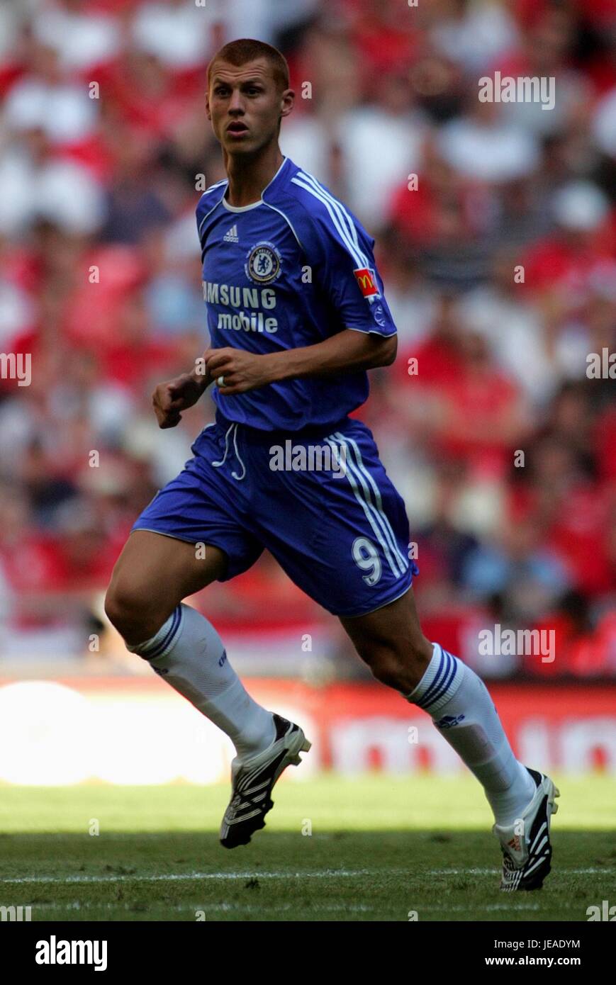 Football steve sidwell hi-res stock photography and images - Alamy