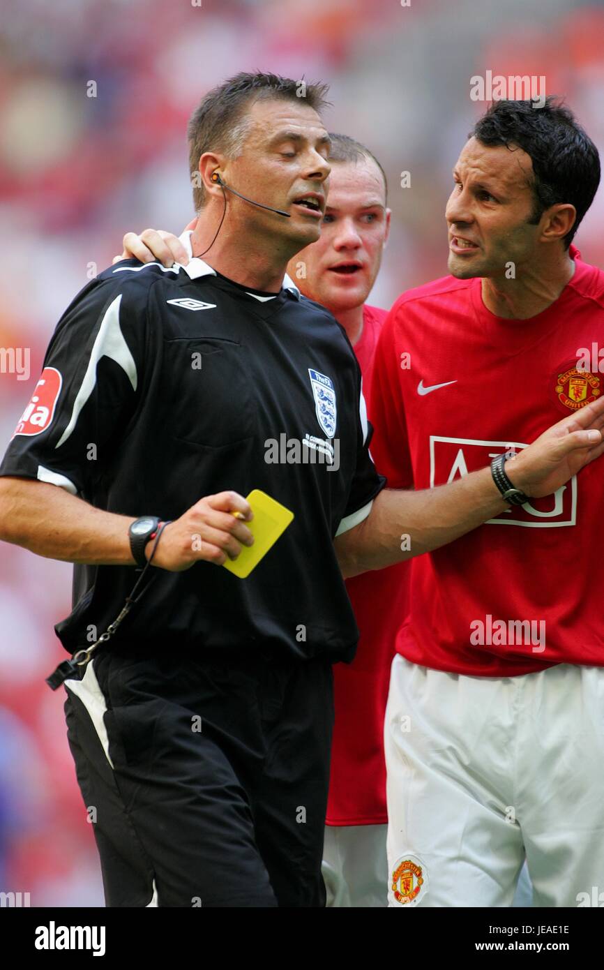 Ref mark halsey hi-res stock photography and images - Alamy