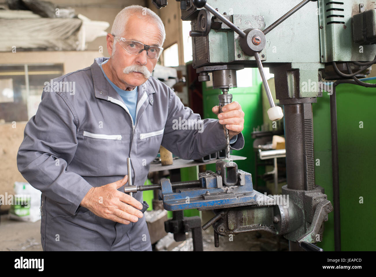 milling machine operator working in factory workshop Stock Photo - Alamy milling machine operator working in factory workshop Stock Photo - Alamy