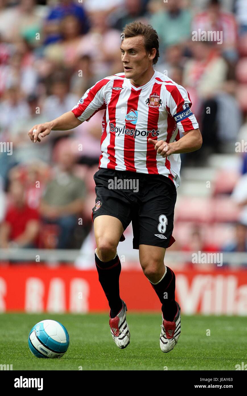 DEAN WHITEHEAD SUNDERLAND FC STADIUM OF LIGHT SUNDERLAND ENGLAND 04 ...
