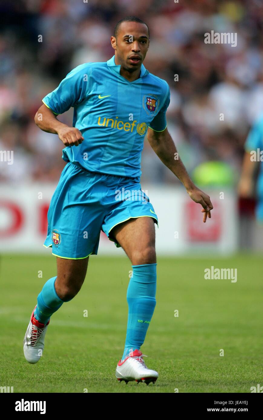THIERRY HENRY FC BARCELONA MURRAYFILD STADIUM EDINBURGH SCOTLAND 28 ...