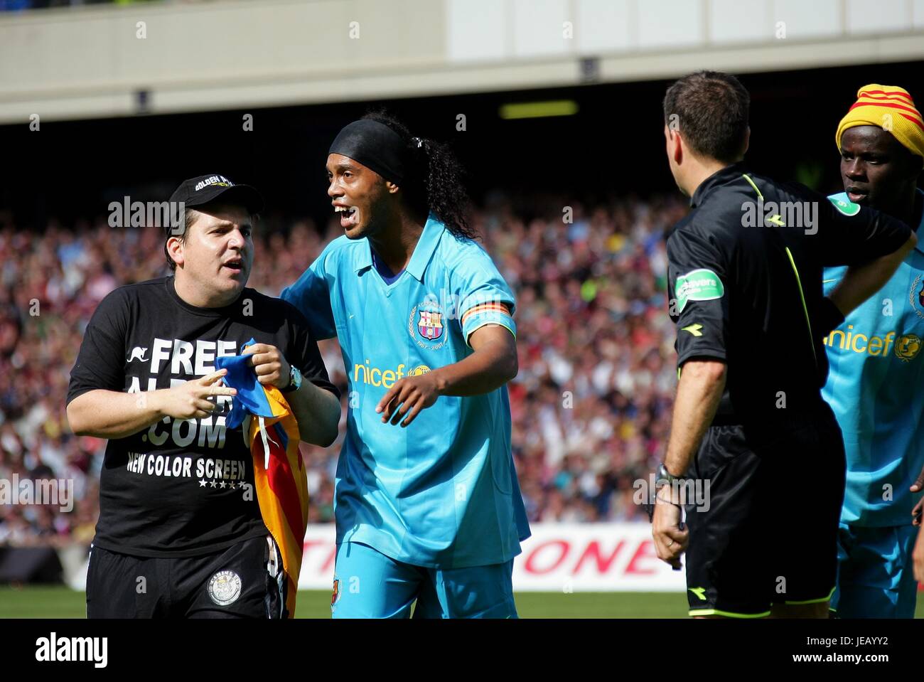 RONALDINHO & FAN HEARTS V BARCELONA MURRAYFILD STADIUM EDINBURGH ...